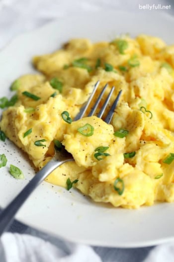 How To Make The Absolute Best Scrambled Eggs - Belly Full