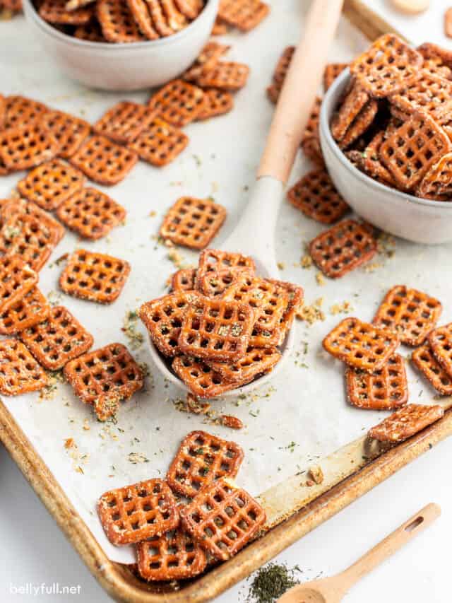 Ranch Pretzels {easy and delicious snack!} - Belly Full