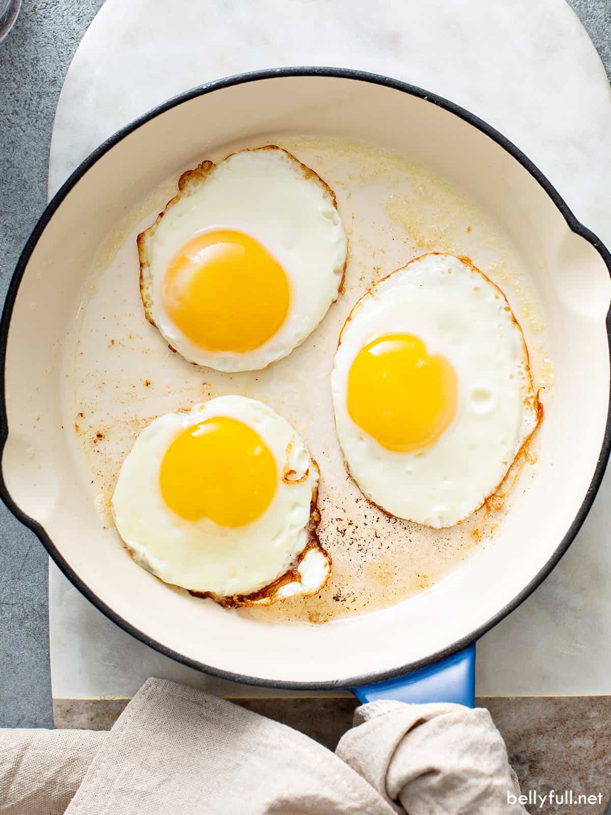 How to Fry an Egg {perfect fried eggs, 5 ways!} - Belly Full