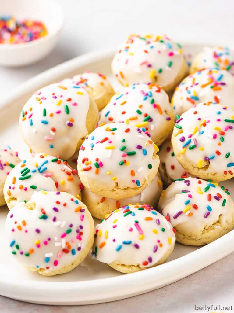Italian Cookies {Italian Wedding Cookies} - Belly Full