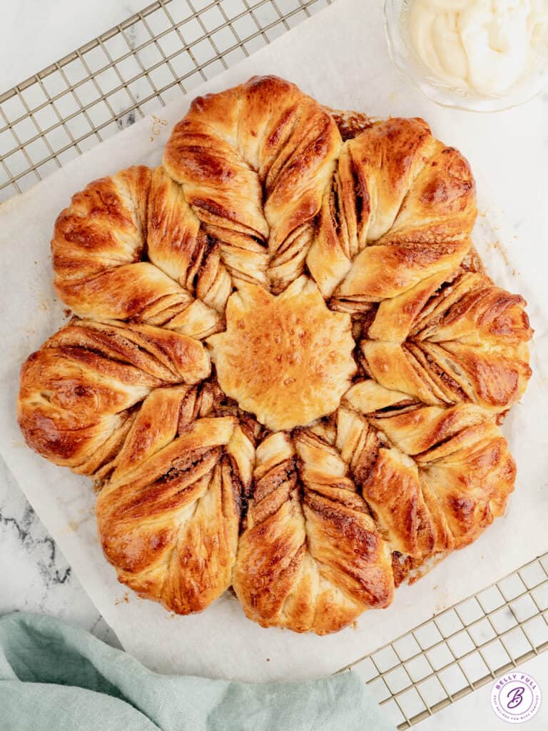 Cinnamon-Sugar Star Bread {Christmas Star Bread} - Belly Full