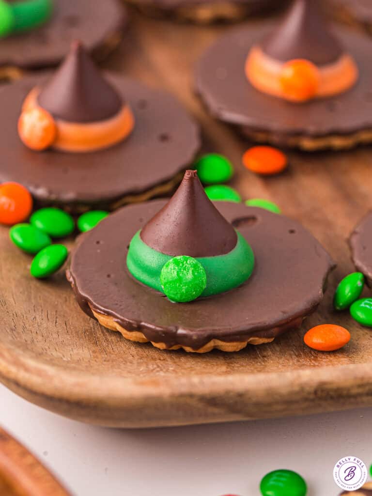 Witch Hat Cookies {No bake, 4 ingredients} - Belly Full