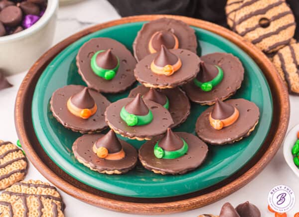 Witch Hat Cookies {No bake, 4 ingredients} - Belly Full
