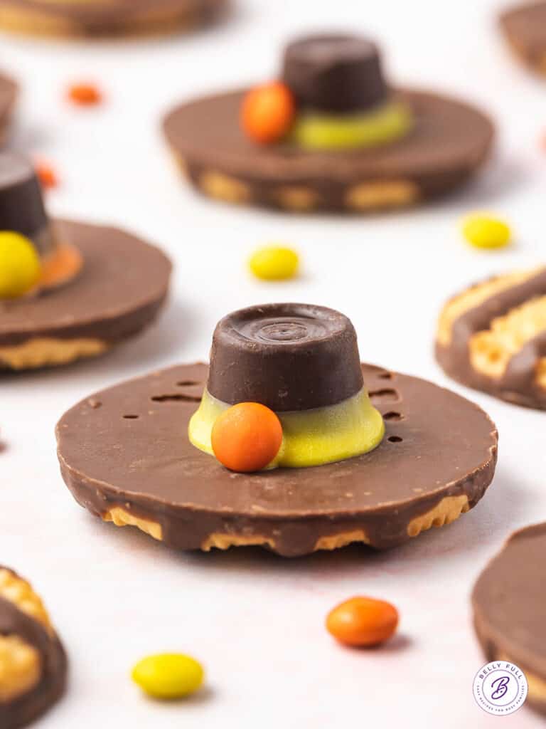 Pilgrim Hat Cookies {No Bake, 4 Ingredients} - Belly Full