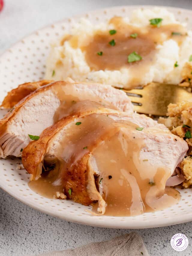 Easy Turkey Gravy {From Drippings} - Belly Full